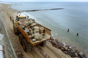 How Do Breakwaters Work? Science Behind Coastal Protection - Marine ...