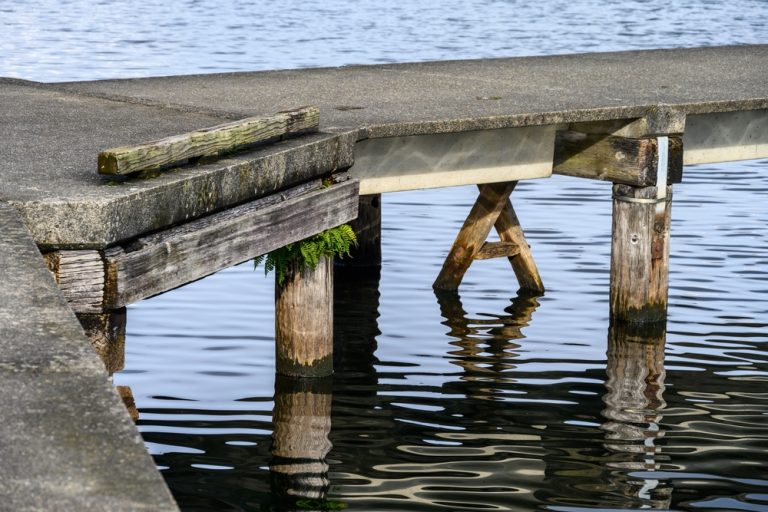 Floating Docks vs Fixed Docks: Which One Is Right for Your Waterfront ...